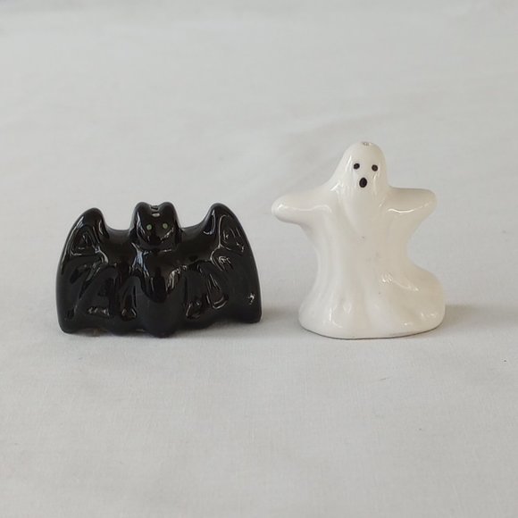 Dining | Ceramic Halloween Ghost Bat Salt Pepper Shakers | Poshmark